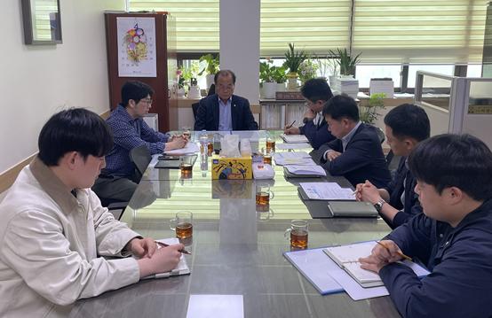 수원특례시의회 이찬용 도시미래위원장, 수원아이파크시티 발전위원회와 간담회 개최